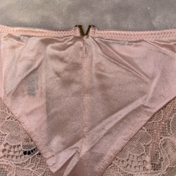 Victoria's Secret | Intimates & Sleepwear | Nwt Vs Cheekini | Poshmark